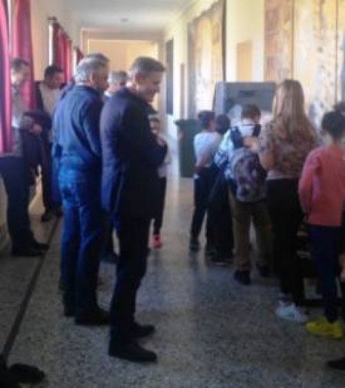 ΔΩΡΕΑΝ ΣΧΟΛΙΚΑ ΓΕΥΜΑΤΑ ΚΑΙ ΦΕΤΟΣ ΣΤΑ ΣΧΟΛΕΙΑ ΤΟΥ ΔΗΜΟΥ ΛΑΓΚΑΔΑ